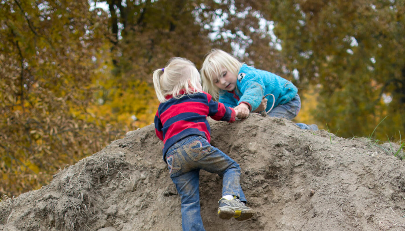 Mud, mess, microbes: Why kids need to play in the dirt | C&NN